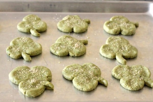 Little Bit o'Spinach Shortbread Cookies for St. Patrick's Day | Foodlets