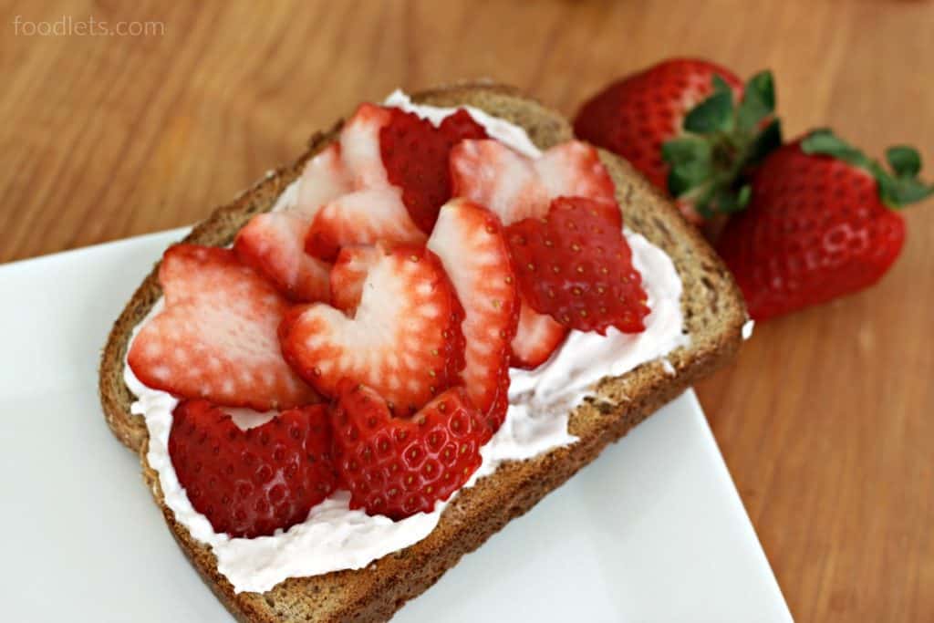 Double Strawberry Heart-Shaped Toast - Foodlets