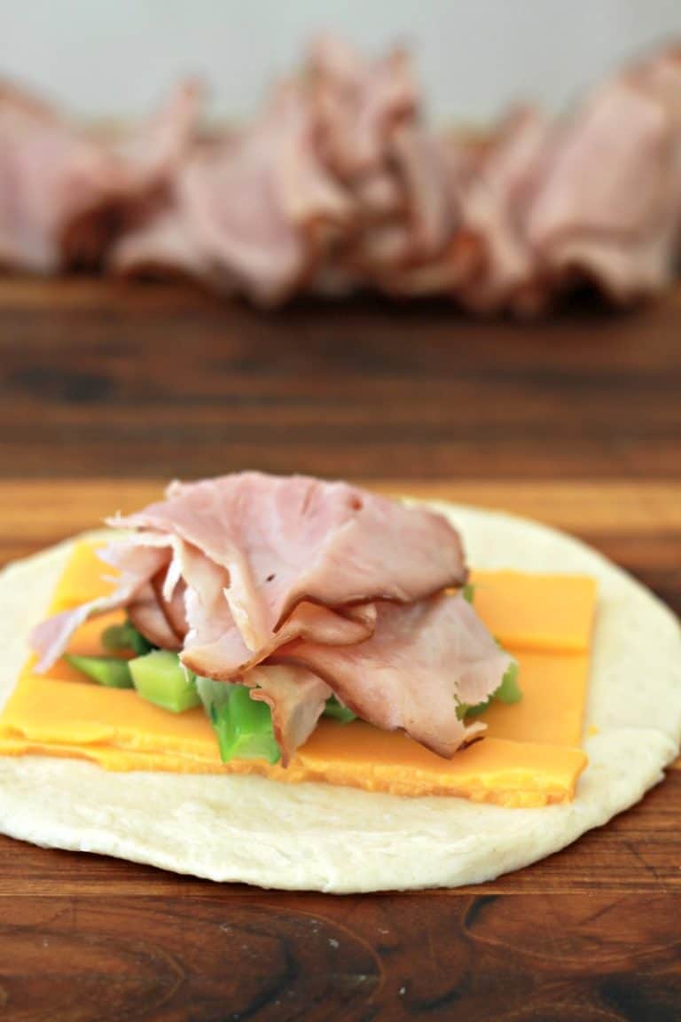 Make-Ahead Broccoli, Ham & Cheese Pockets - Foodlets