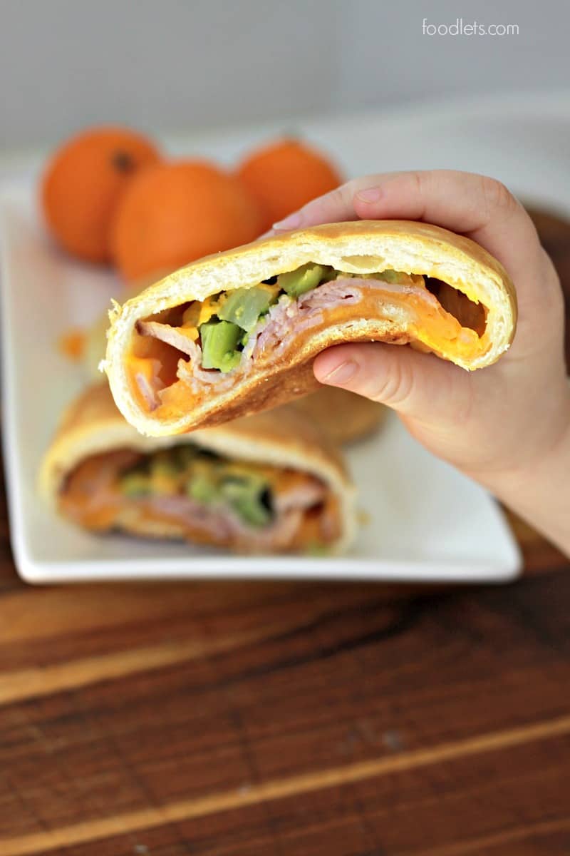 Make-Ahead Broccoli, Ham & Cheese Pockets - Foodlets