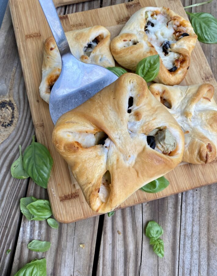 Pizza Pockets with Hidden Vegetables - Foodlets